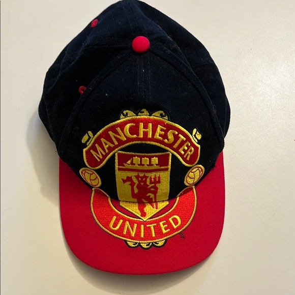 Manchester United | Accessories | Manchester United Black And Red Cap ...